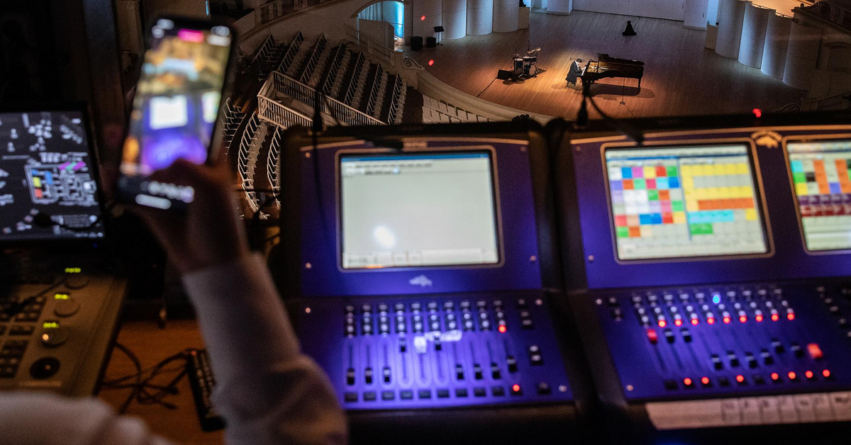 IMZ Academy: The complete performer of the future – Embracing media ...